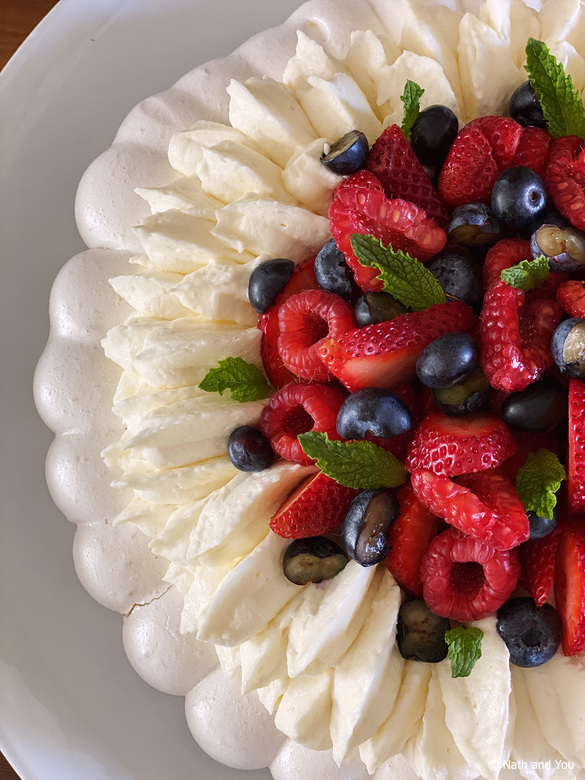 Une pavlova aux fruits rouges pour la fête des mères - Nath and You