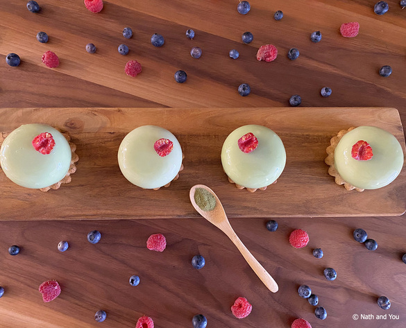 Tartelettes façon entremets au thé matcha et insert aux fruits rouges ...