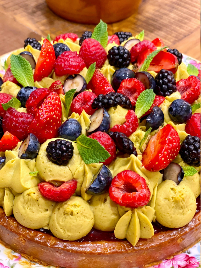 Tarte à la pistache et aux fruits rouges - Nath and You