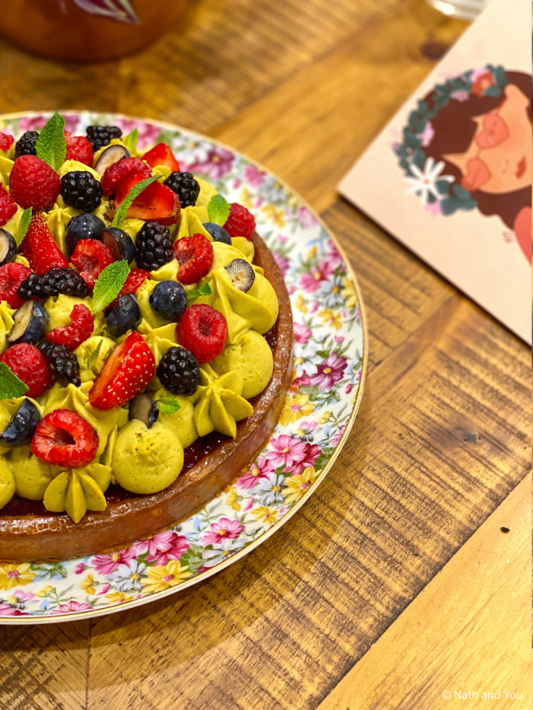 Tarte à la pistache et aux fruits rouges - Nath and You